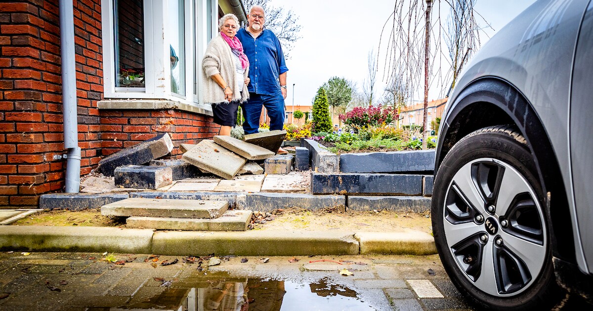 Sisca en Leen worden gek van auto's die tegen hun huis rijden: ‘Gooide ...