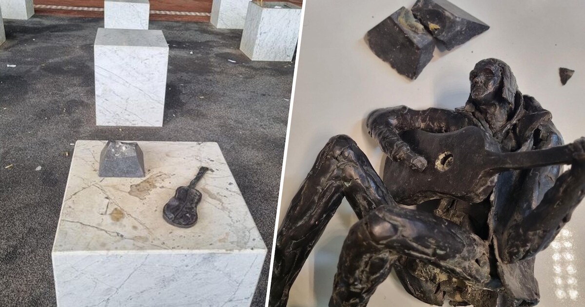 Eerbetoon aan straatmuzikant Chuck Deely vernield: ‘Man trapte het ...