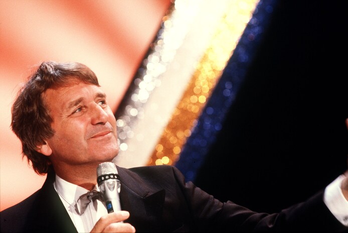 Cabaretier Henk Elsink (81) overleden na lang ziektebed | Show | AD.nl
