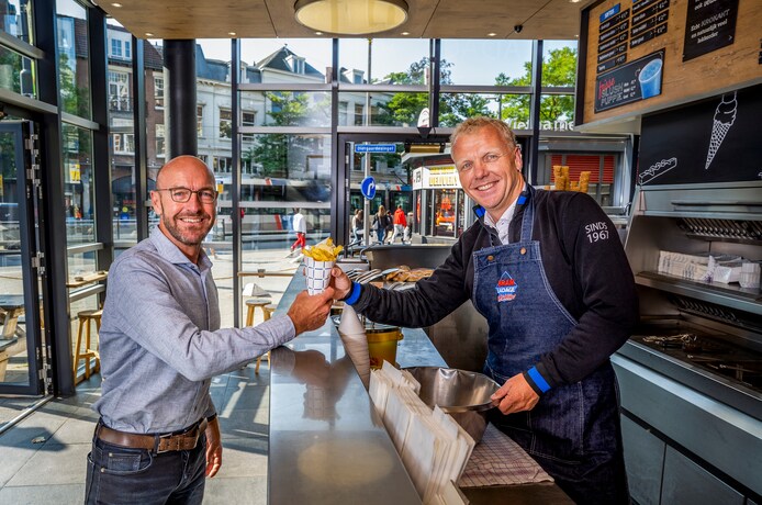 Zoon en neef van Bram Ladage staan tegenwoordig aan het roer: ‘Schattig ...