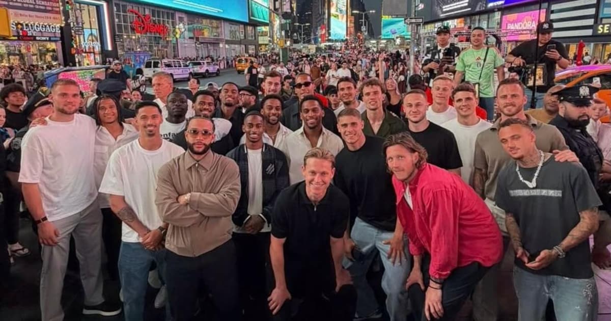 Frenkie de Jong deelt groepsfoto van Oranje-selectie op Times Square in ...