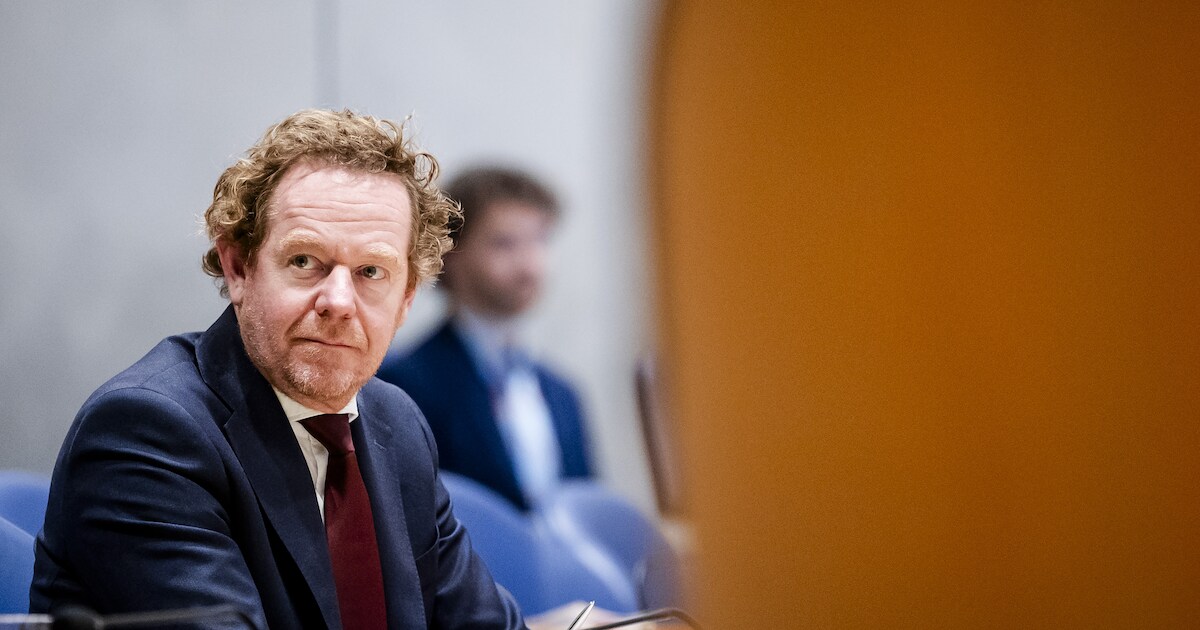 Minister onderzoekt of burgemeesters in de maag zitten met ...