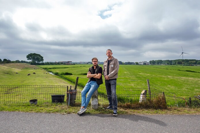 Piepklein dorp overspoeld met bedrijven en stroomstation: ‘Straks ...