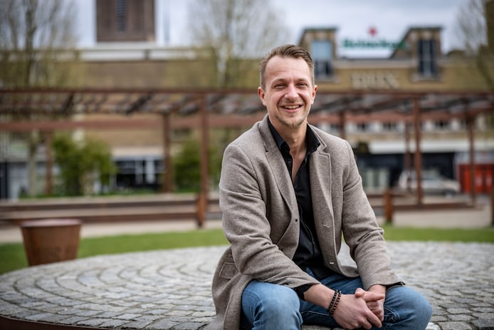 Hoe het huwelijk van Jeppe en Jantine als een kaartenhuis in elkaar ...