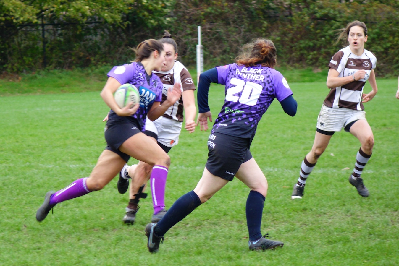 The Black Panthers nodigt vrouwen uit voor gratis rugbytrainingen ...