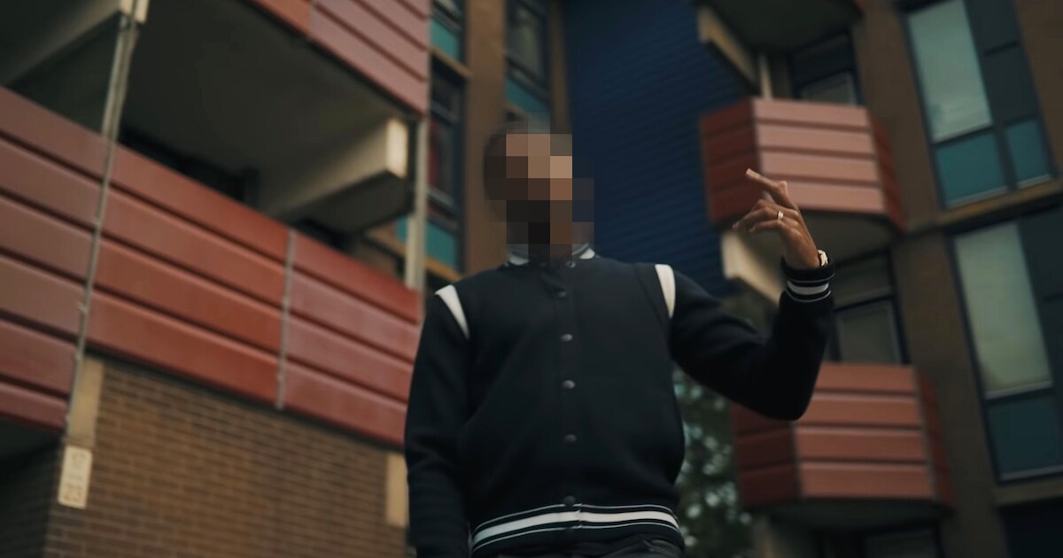 Rapper JoeyAK moet ruim half miljoen euro betalen aan staat wegens ...