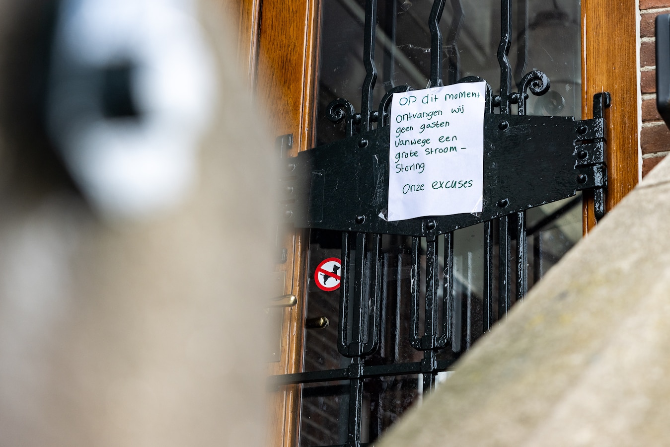 Geen water, dichte garages en geen bereik: Rotterdammers leren harde ...