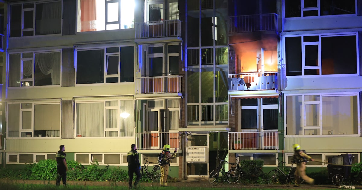 Meerdere woningen ontruimd na uitslaande brand in flat aan het ...