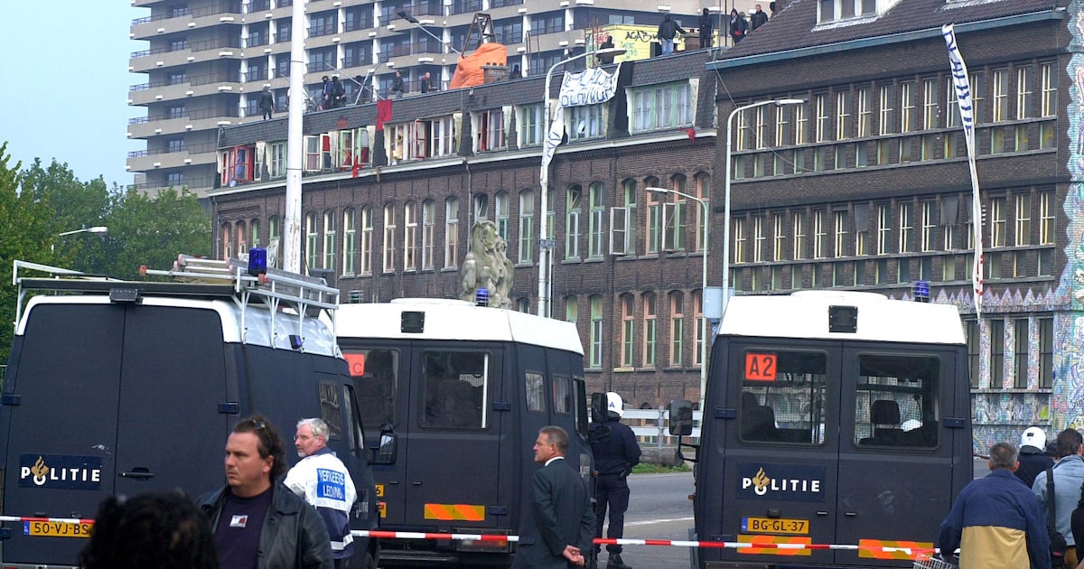 Oud belastingkantoor mag plat, maar krakers reageren met harde muziek ...