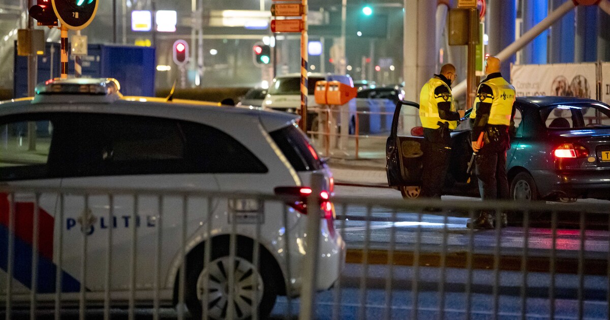 Politie heeft relatief rustige avond: ‘slechts’ 25 jongeren aangehouden ...
