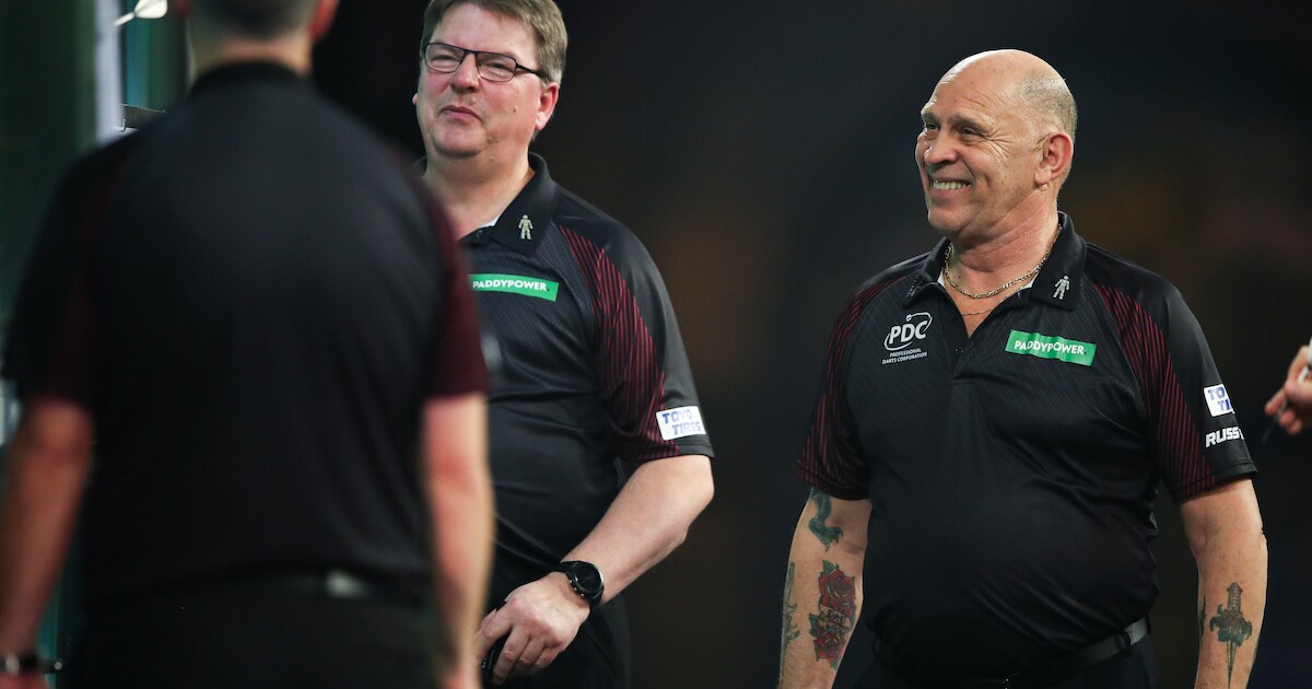 Afzwaaiend dartsicoon Russ Bray (66) verklapt mooiste ‘Nederland­se ...