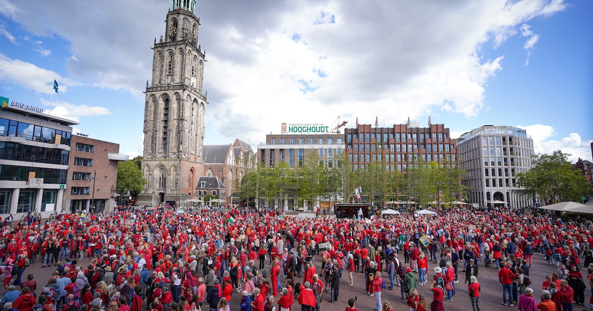 Duizenden mensen trekken ‘rode lijn’ tegen geweld in Gaza op Grote ...