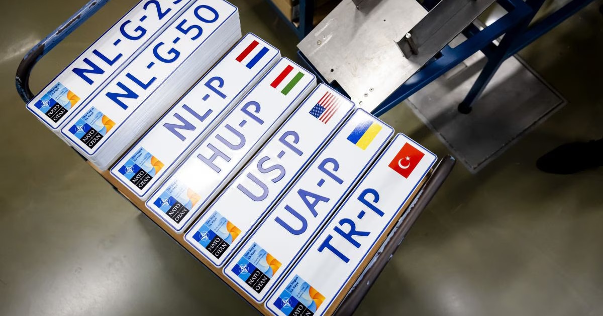 Overheid geeft per ongeluk geheime kentekens Navo-top vrij | Auto | AD.nl