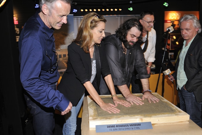 Emotionele opening museum Demis Roussos in Nijkerk | Amersfoort | AD.nl