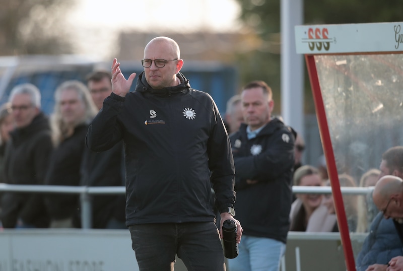 Maak kennis met de nieuwe trainer van SSS: ‘Zelfs op de training vallen ...