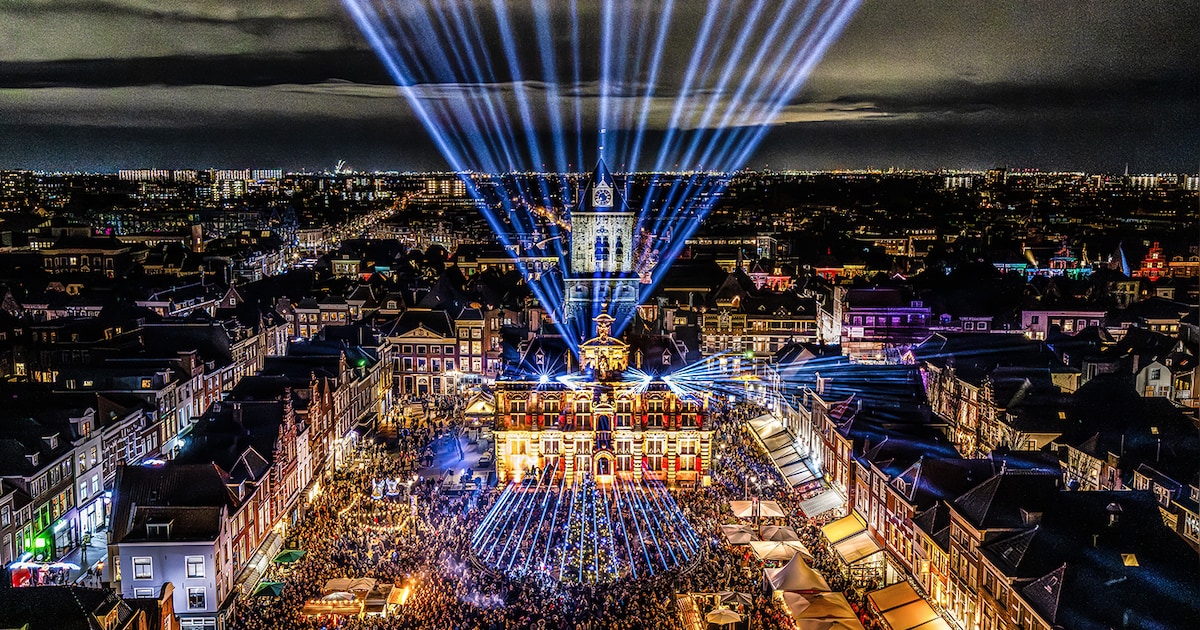 Lichtjesavond ‘gezellig druk’, tienduizenden mensen zien show met veel ...