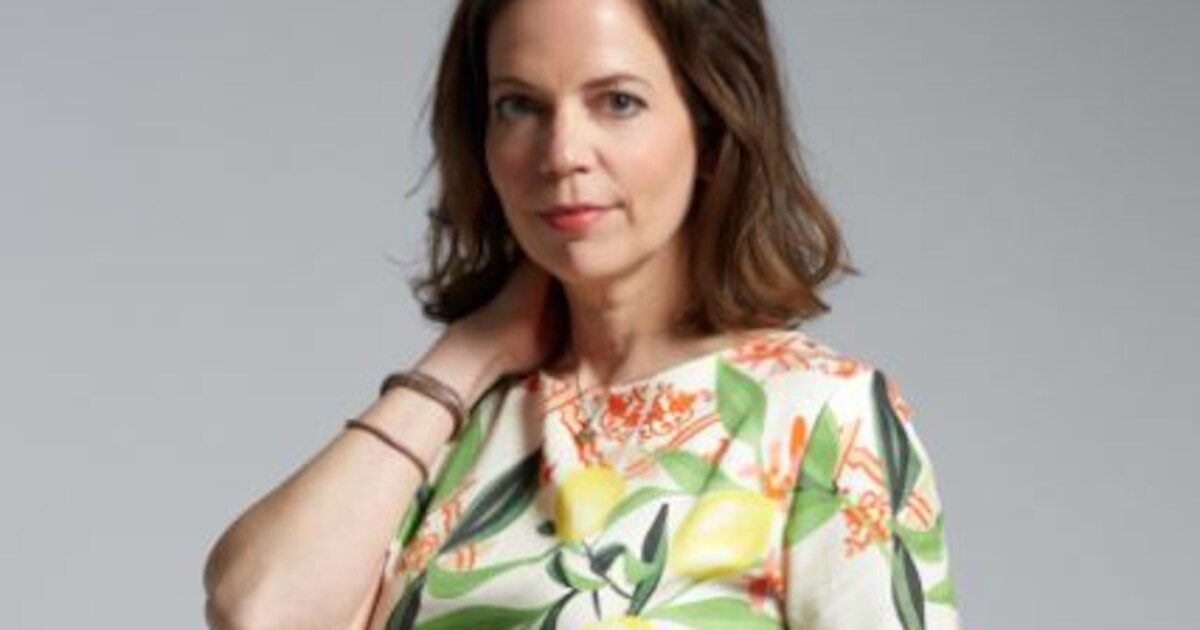 Marrika ontwerpt duurzame jurken met opvallende printjes: ‘Hoe ...