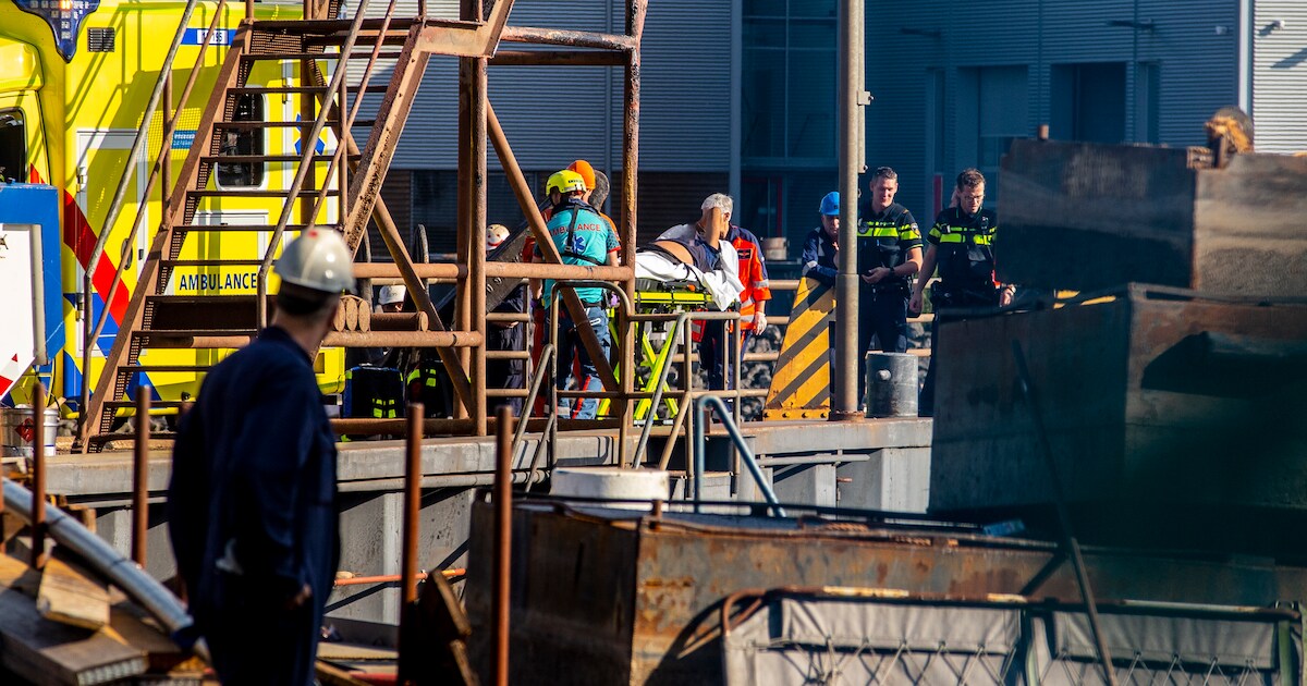 Man die zwaargewond raakte in scheepsruim viel 8 meter naar beneden ...