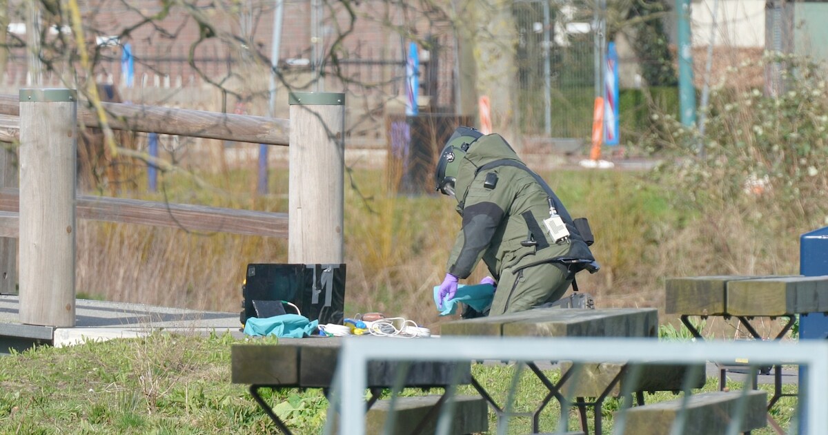 Persoon vindt verdacht pakketje in woonwijk, blijkt later daadwerkelijk ...