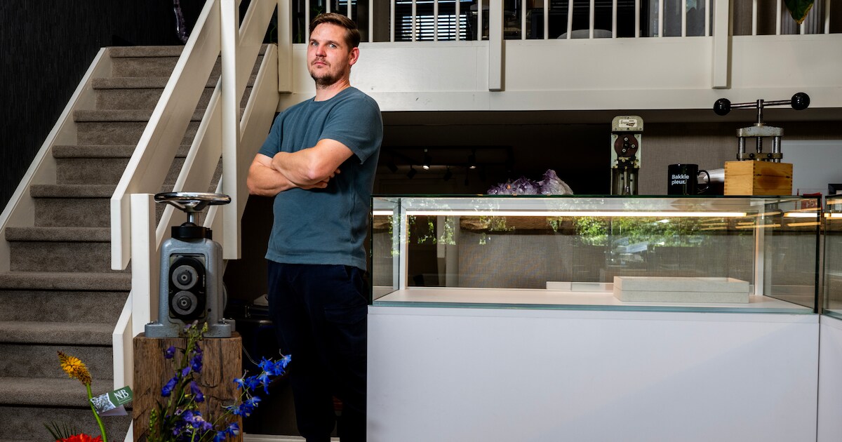 Vastgebonden op buik deed goudsmid Derek nog een ultiem beroep op zijn ...