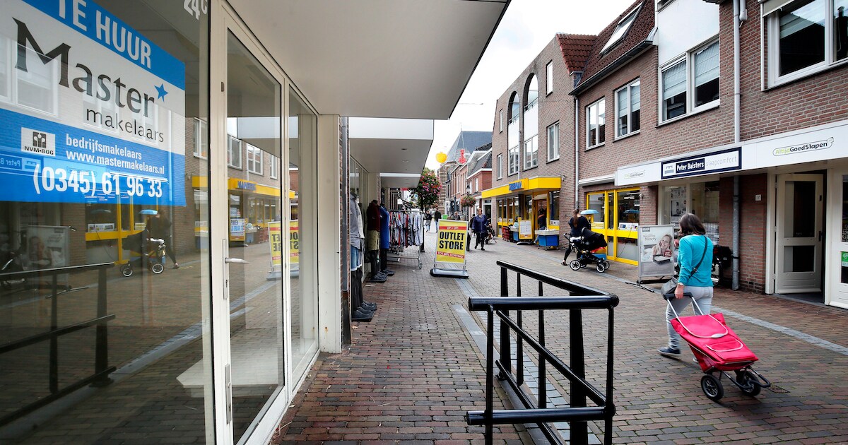 Steeds meer winkelpanden in Leerdam staan leeg: ‘Centrum moet inkrimpen ...