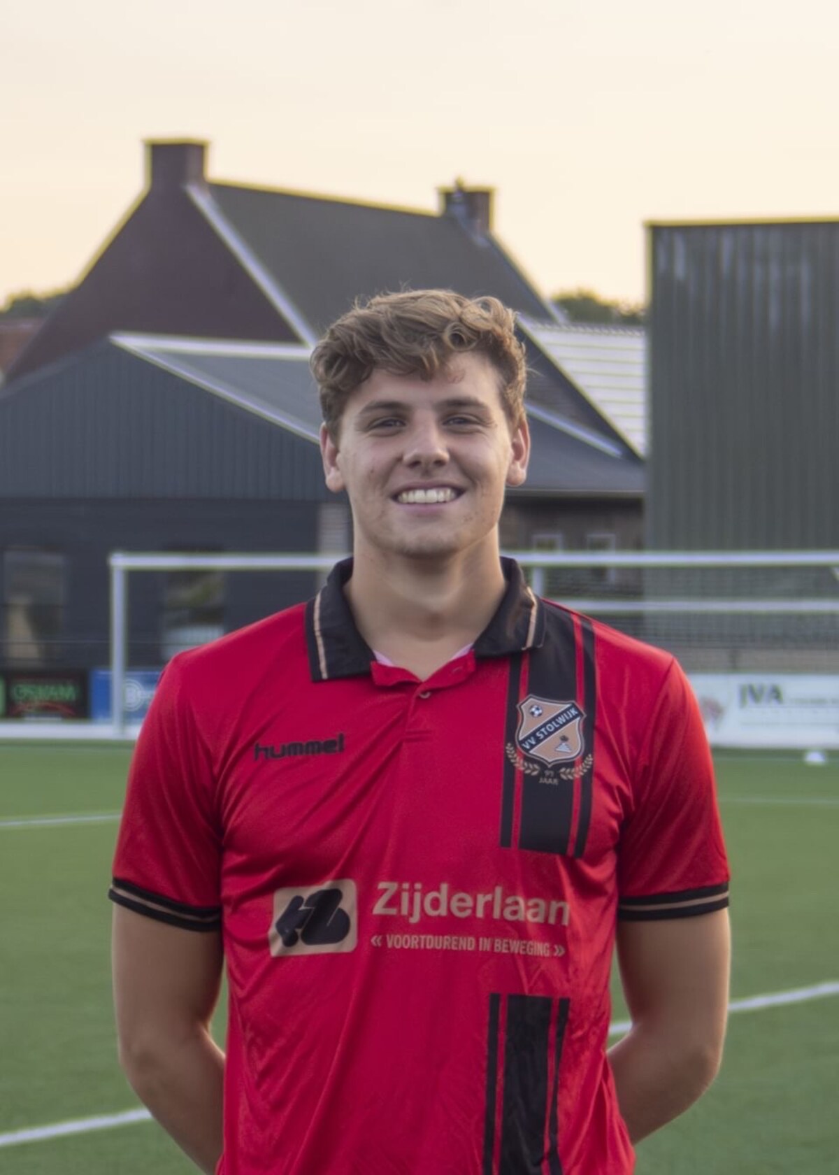 Daan van der Vlies klaar voor nieuw seizoen in kelderklasse: ‘Hoop dat we bovenin meedraaien ...