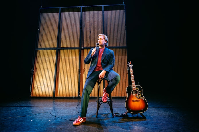 Cabaretier Alex Ploeg deed jarenlang alsof hij studeerde, als ‘pretend ...