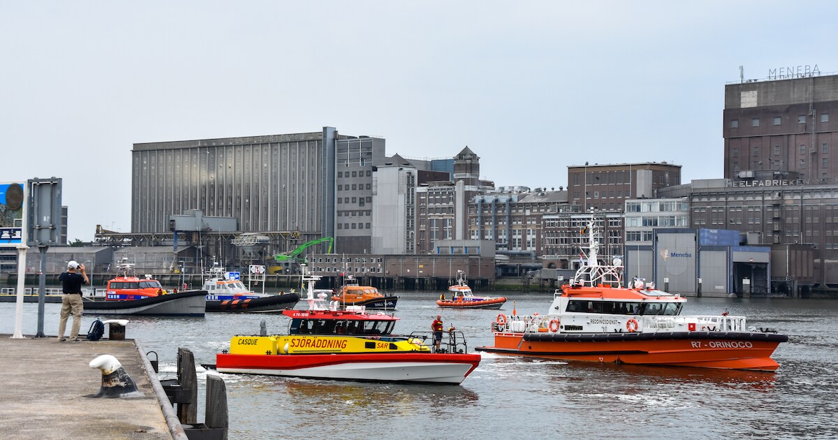 Pijlsnelle boten en meerdere helikopters: hulpdiensten houden ...