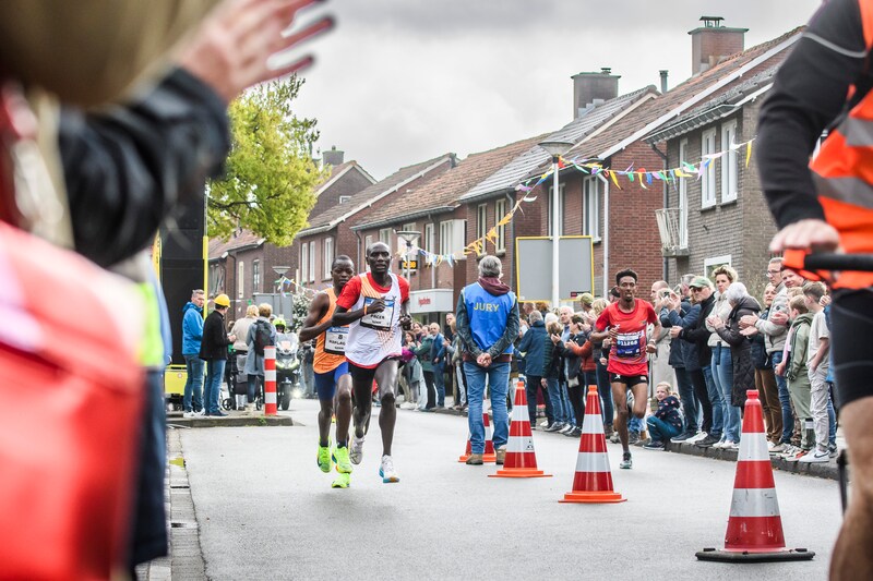 Nachtmerrie voor deelnemer aan Enschedese halve marathon | Regio | AD.nl