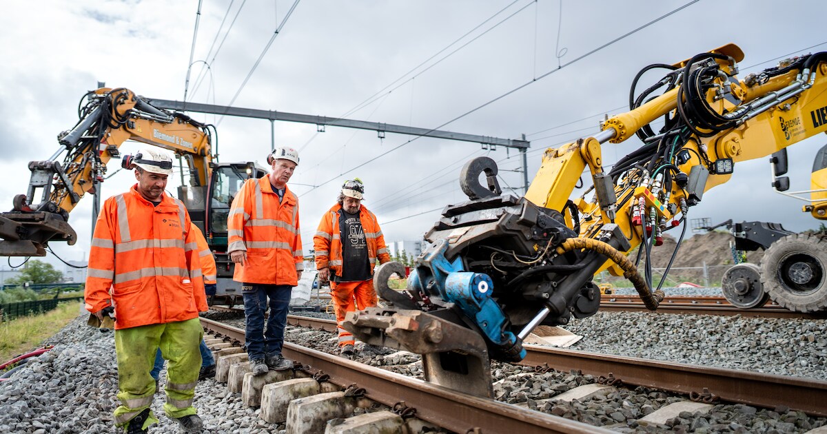 Kapotte trein zorgt voor 1200 uur aan vertragingen, kapot spoor 2300 ...