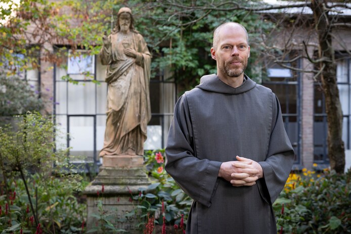 Yup Matthijs had koophuis en reed in ‘vette’ leasebak, tot hij monnik ...