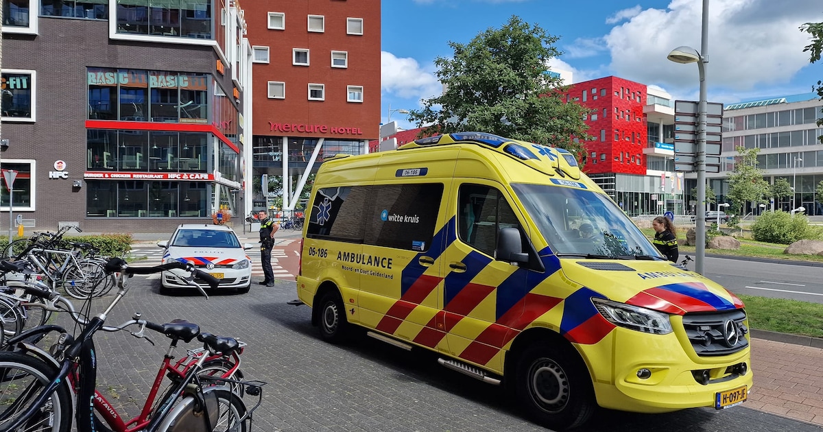 Oudere man (78) uit het niets van zijn fiets geslagen in Amersfoort ...