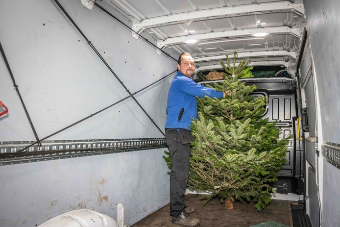 Steeds meer Zeeuwen laten hun kerstboom thuisbezorgen: ‘Mensen zijn ...