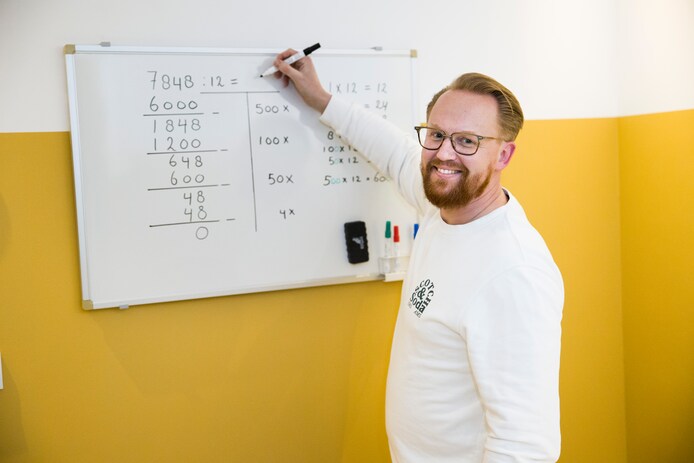 Ruben (35) heeft een missie: kinderen leren dat rekenen ook leuk is ...