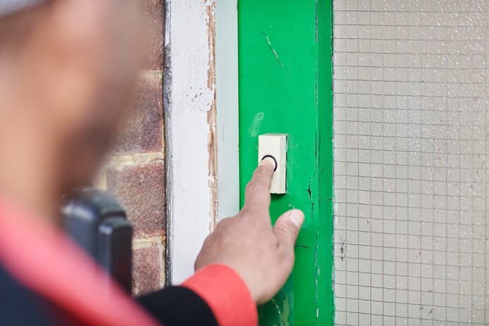 Gemeente Heerenveen waarschuwt voor valse deurverkopers | Heerenveen ...