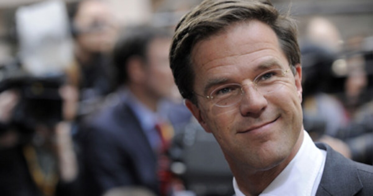 Mark Rutte veilt ritje in zijn oude Saab | Sterren | AD.nl