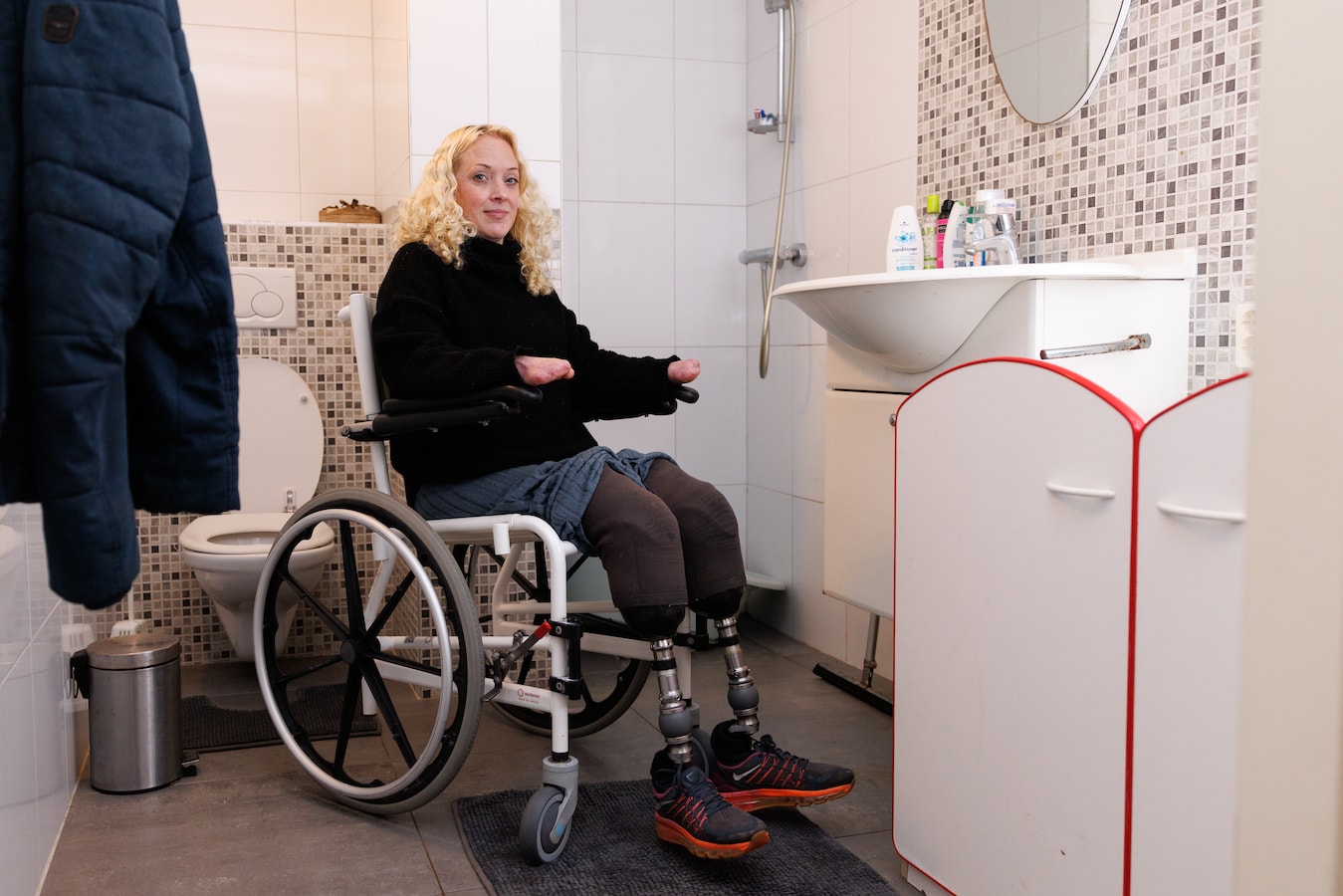 Roxanne (41) is moe na haar bevalling, vijf weken later wordt ze wakker ...