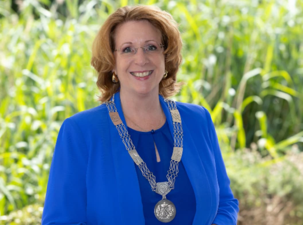 Carla Breuer benoemd als waarnemend burgemeester Zoeterwoude | Foto | AD.nl