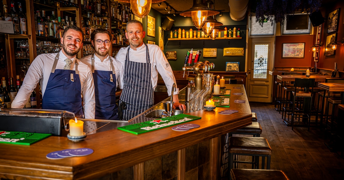 No-nonsense menukaart met sliptongen, dikke frieten en dame blanche: bij dit eetcafé heb je een ...