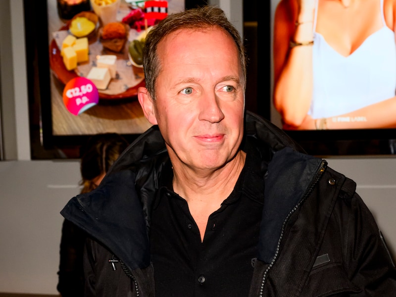 Carlo Boszhard wordt gek na onthulling winnaar The masked singer: ‘Het ...
