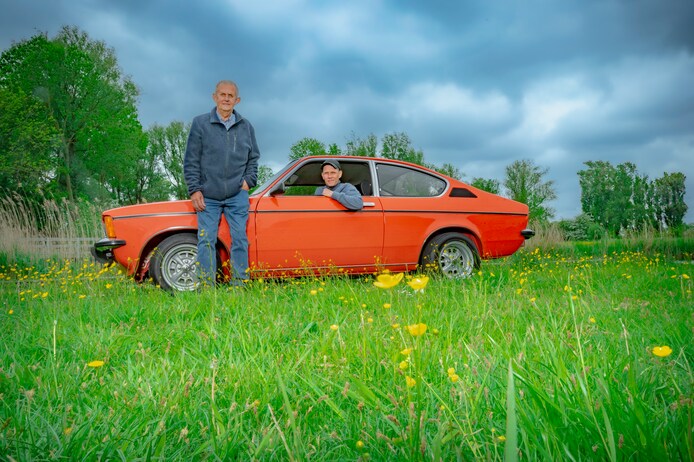 Alle duimen gaan omhoog voor de Kadett van Hans en Remco | Mijn ...