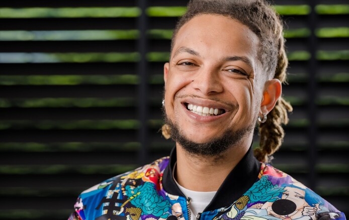 ‘Ik wil de knop uitzetten’, zegt rapper Ronnie Flex over zijn ...