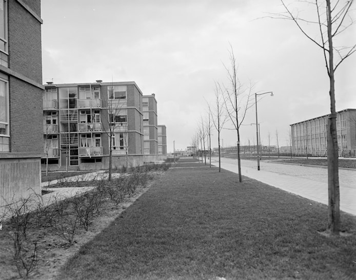 In de jaren 50 werd gesnakt naar deze Rotterdamse wederopbouwgebouwen ...