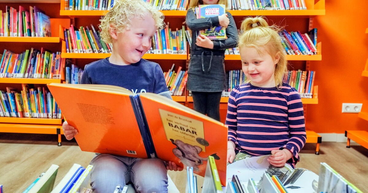 Kinderen leren over het leven van een zaadje bij Verhalenfiets in Weert ...