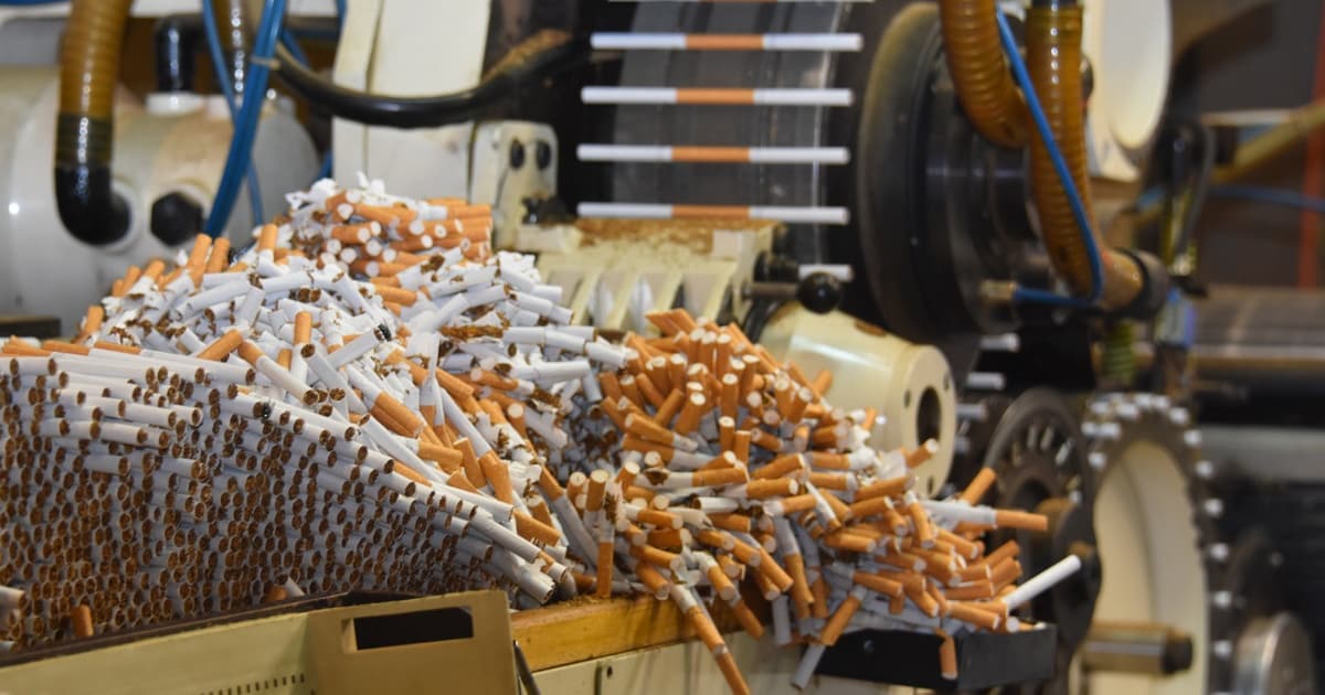 Pakje peuken in de winkel kost 13 euro, via Telegram 3,50 euro: handel ...