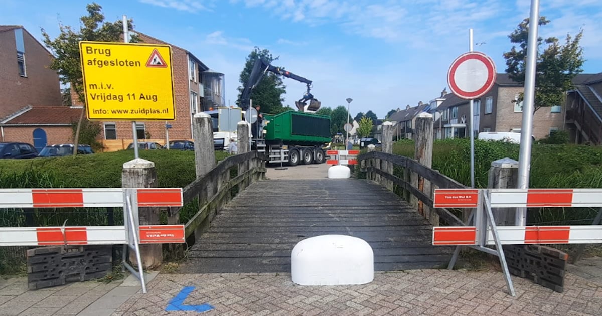 Brug al bijna jaar dicht, maar oplossing gloort | Zuidplas | AD.nl