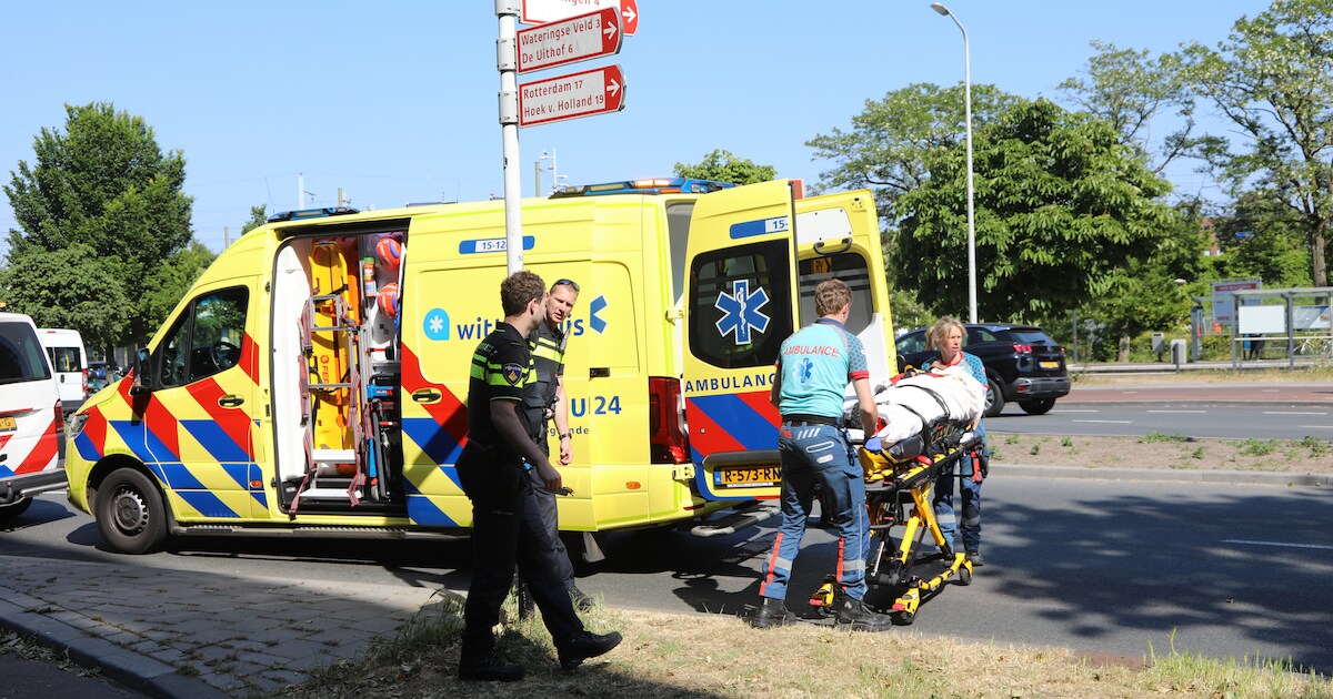 Fietser gewond aan hoofd na val op Erasmusweg | Den Haag | AD.nl