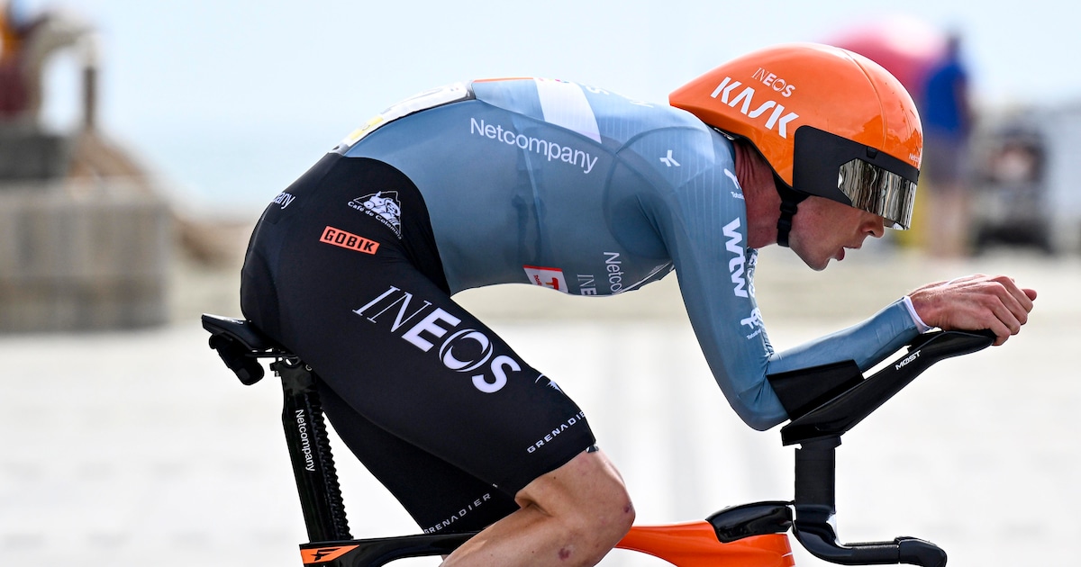 Thymen Arensman solliciteert op overtuigende wijze naar het eindpodium ...