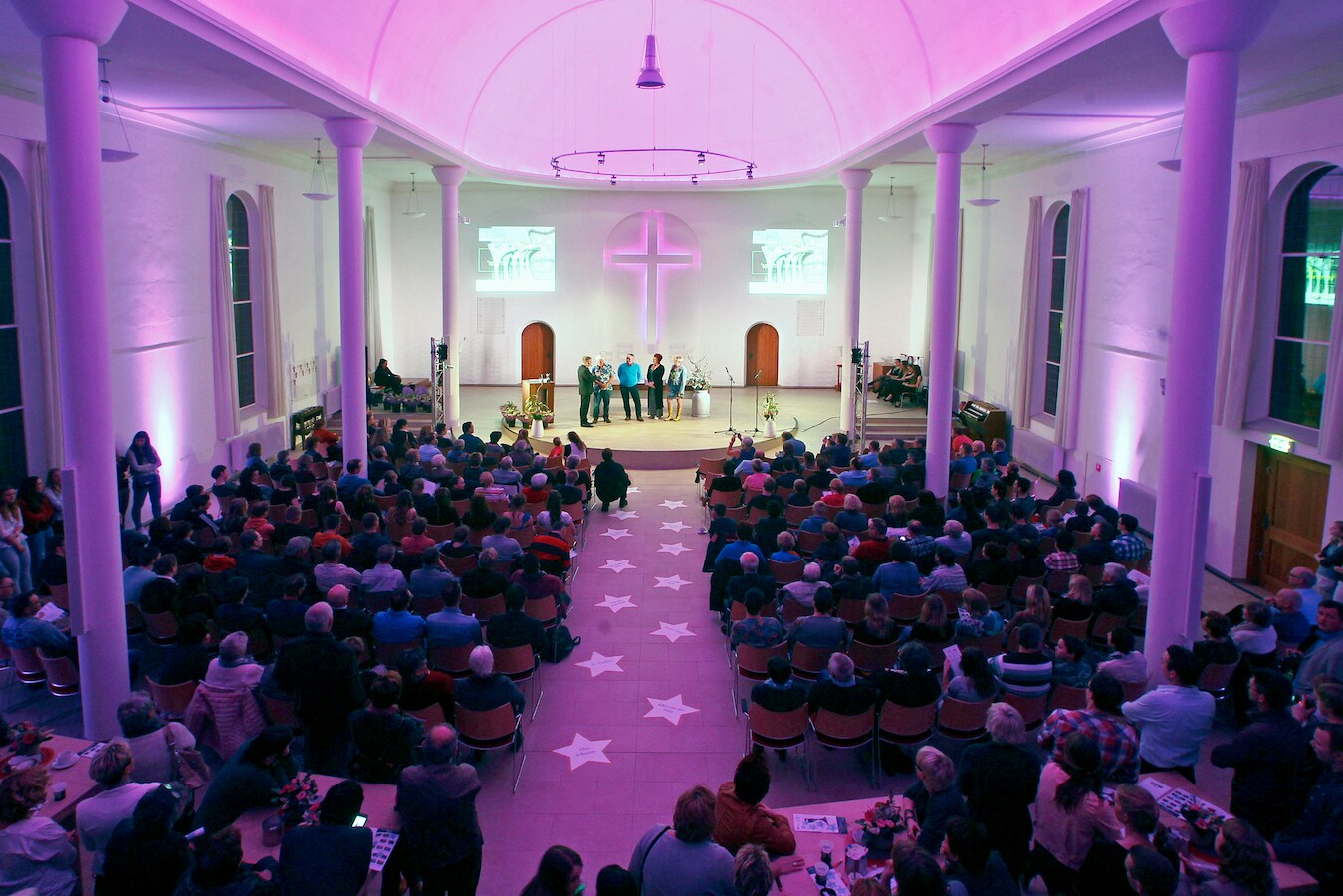 Fitness of dansen onder de preekstoel? Deze kerken in Berkelland gaan ...