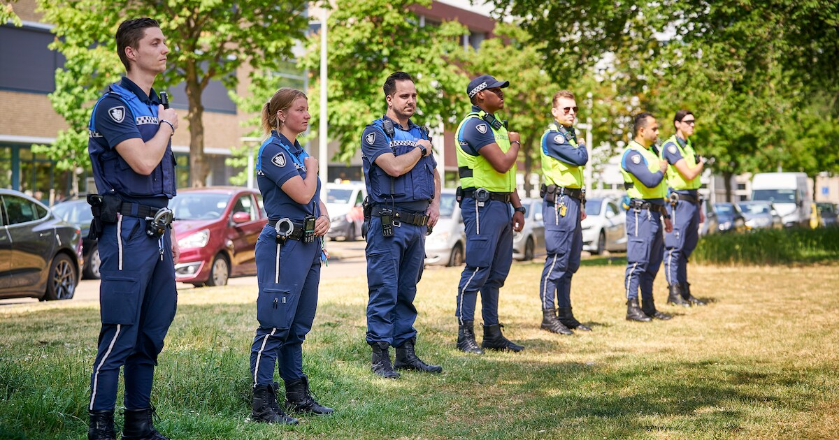 Haagse boa’s krijgen ondanks roep uit politiek geen wapenstok: ‘Wekt ...